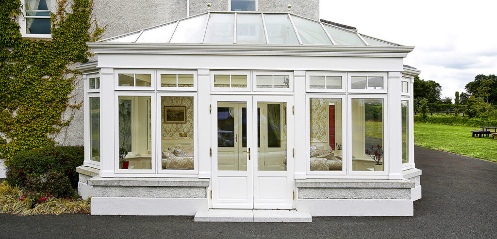 Bay-window-ClassicalConservatory-In - Norman Pratt Conservatories